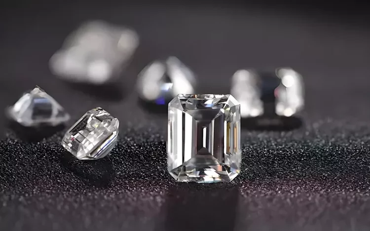 What is Cubic Zirconia? A Complete Guide to Its Properties and Uses ...